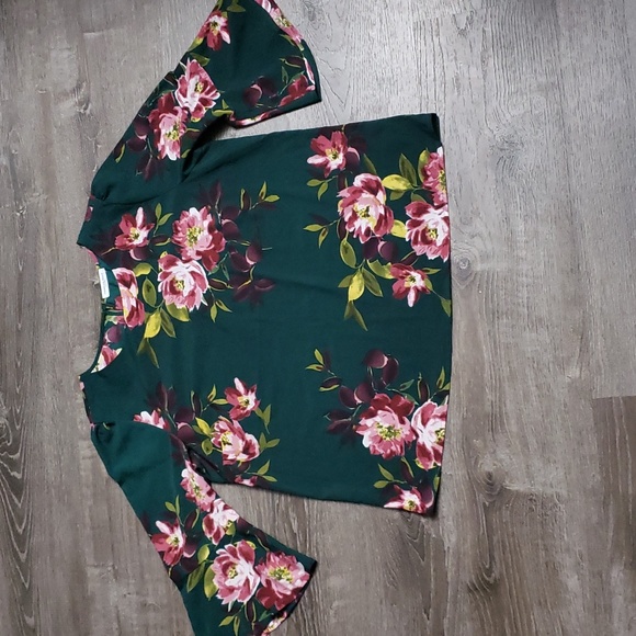 Carolina Belle | Tops | Carolina Belle Montreal Short Bell Sleeve ...